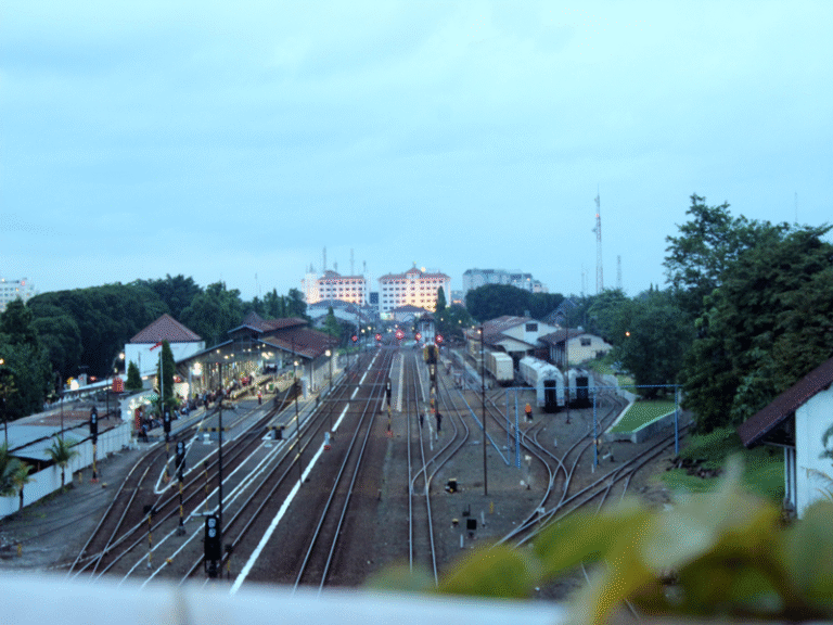 KAI Daop 6 Yogyakarta Sukses Tertibkan 13 Bangunan di Lempuyangan, demi ...