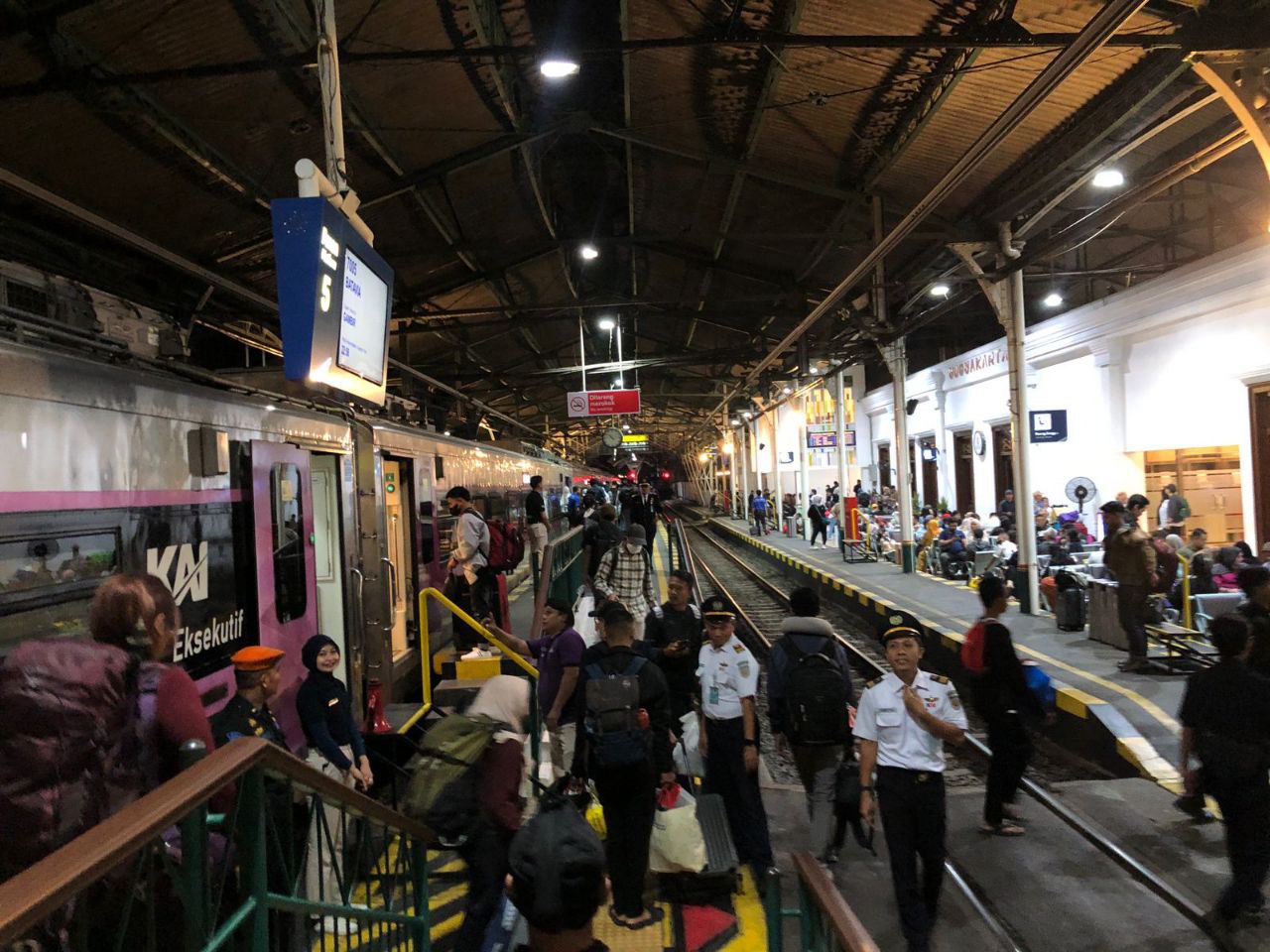 Promo Merdeka KAI: Tiket Kereta dari dan ke Yogyakarta & Solo Diskon 80 ...