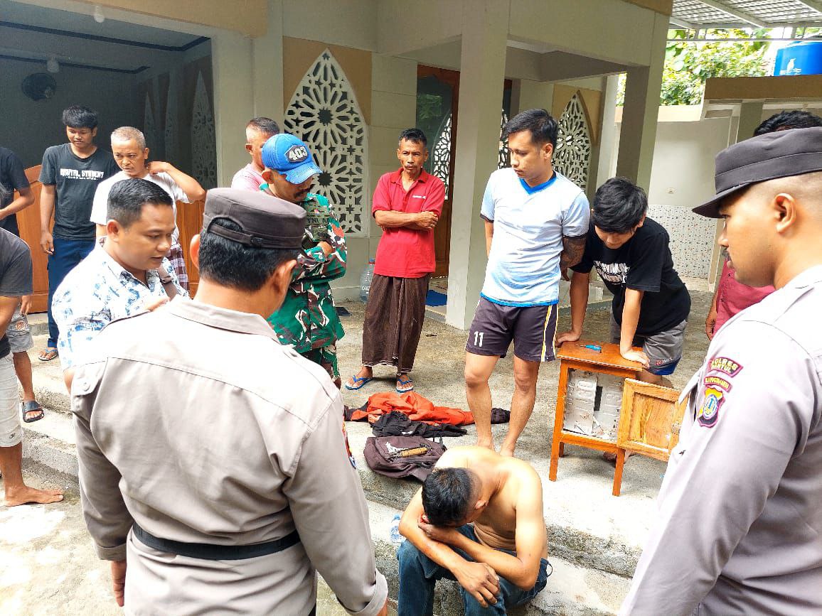 Apes! Alarm Berbunyi Kencang, Maling Gagal Bobol Kotak Infaq Mushola ...
