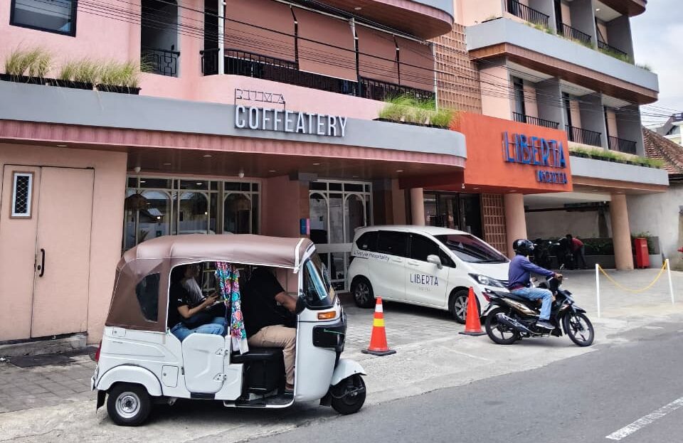Kolaborasi Baru di Jogja: Bajaj Maxride Kini Antar-Jemput Resmi Tamu ...